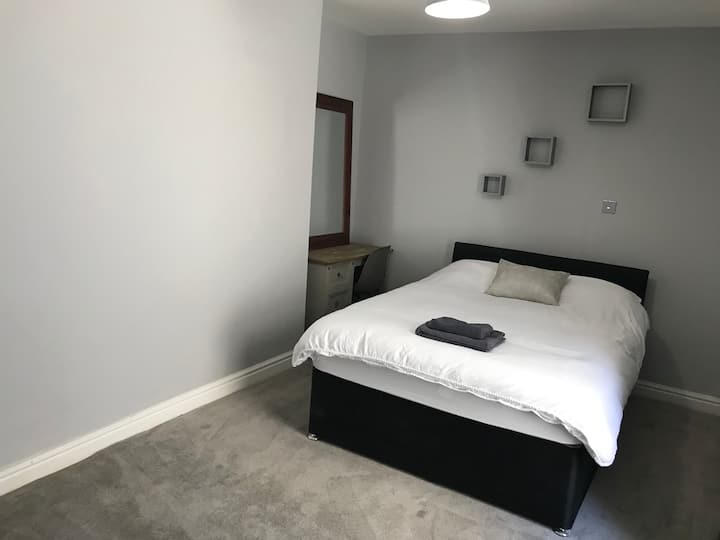 Studio Flat With Parking - Plymouth
