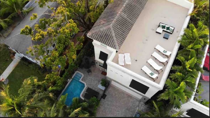 Home In Fort Lauderdale With Pool And  Rooftop - Fort Lauderdale, FL