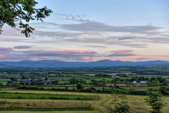 Mountain Farm - Spacious 4 Bedroom Bungalow - Limavady