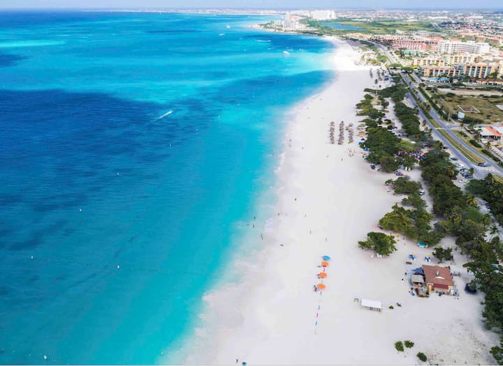 Stay Just Minutes Walk To Eagle Beach - Aruba