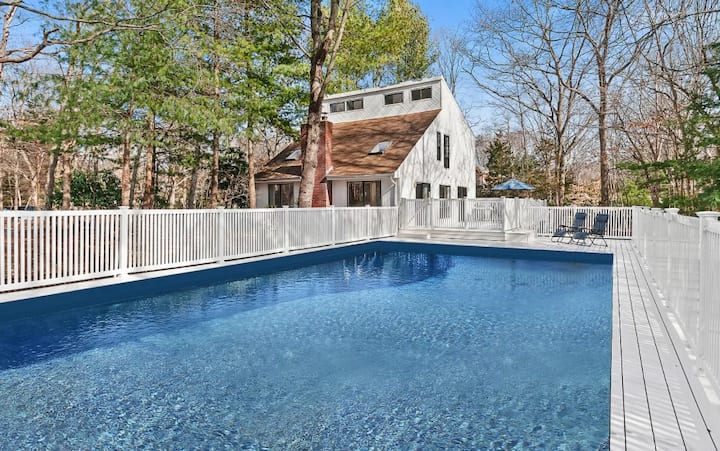 New: Charming East Hampton Home W/ Pool! - East Hampton, NY