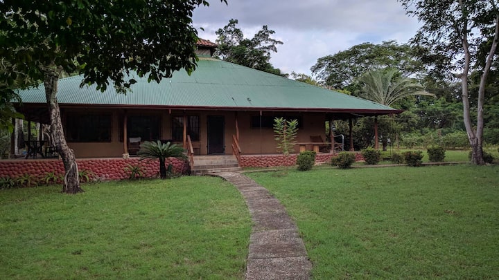 Rustic Casa Naranja (2bdrm+loft) - 5mins To Beach! - 哥斯大黎加
