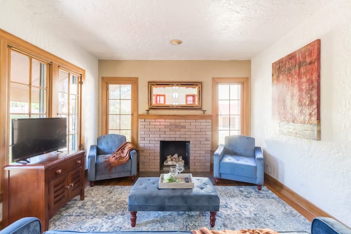 New! Beautiful Riverside Cottage 2 Bedroom Home - Riverside, CA