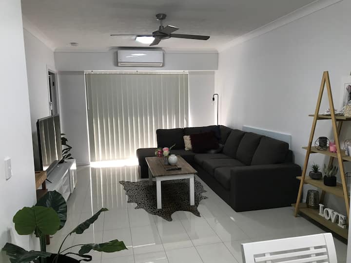 Modern Apartment 2bed / 2 Bath A/c + Parking - Windsor, Australia