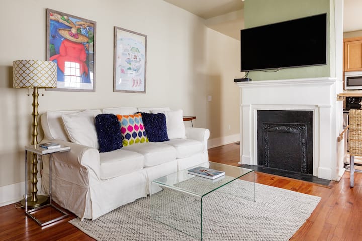 The Fig House On Spring | Walk To King | Parking - Charleston, SC