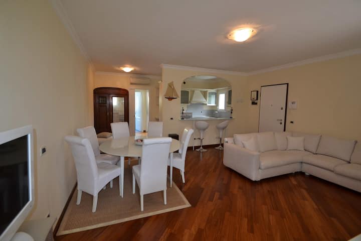 Stupendo Appartamento In Villa Con Grande Piscina - Diano Marina
