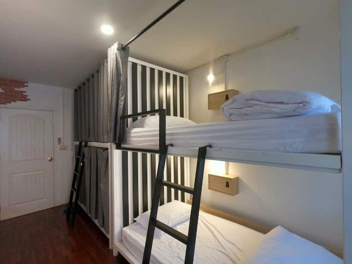 Zleepinezz Hostel - 4 Mixed Dorms - 阿瑜陀耶