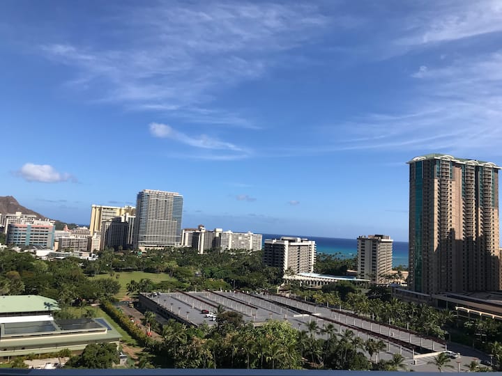 Splendid Ocean View Waikiki Condo Clean/beautiful! - Honolulu, HI