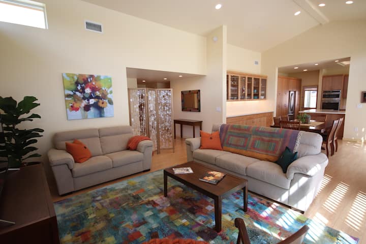 Spacious Modern Home A Half Mile From Downtown Slo - San Luis Obispo, CA