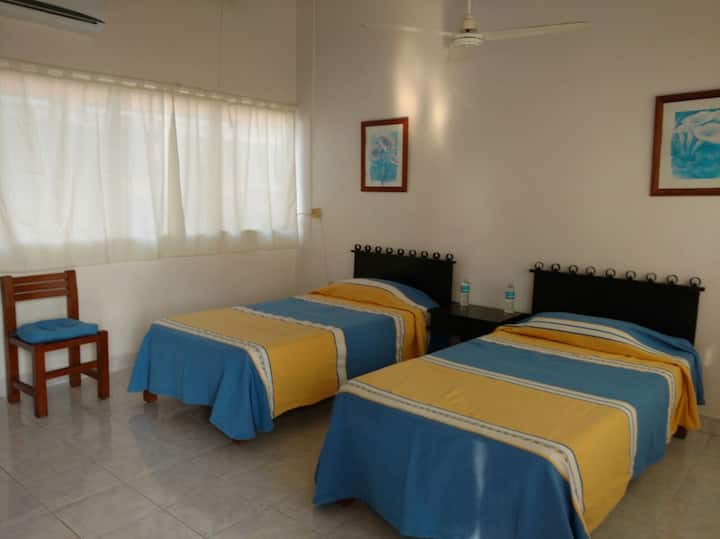 Room3, Casa Vista Hermosa Ocean View (3 Guests) - Zihuatanejo