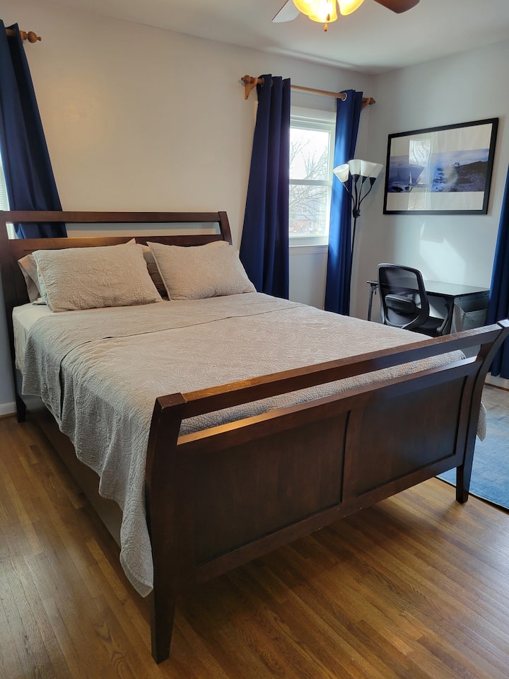 Lake Ridge Home Master Bedroom En Suite - Woodbridge, VA