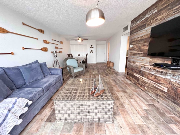 Cozy Intercoastal Condo - Clearwater Beach