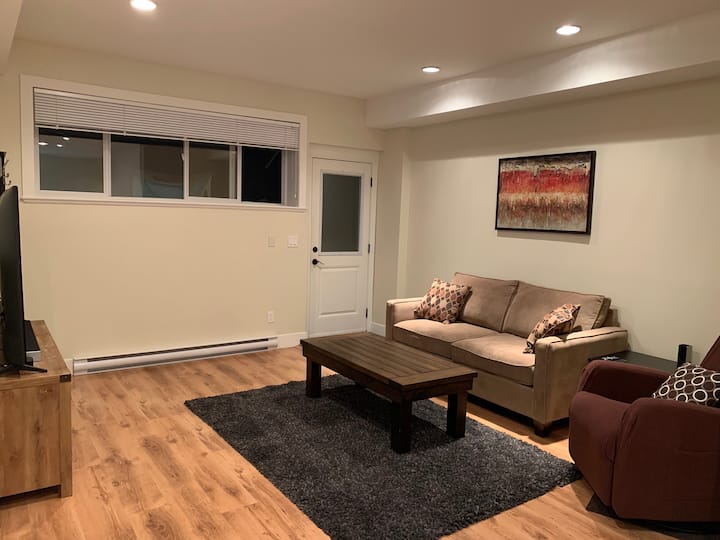 Beautiful Suite Near The Beach - Saanich