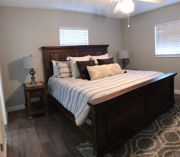 Southern Exposure (Close To Downtown And Beaches) - Sarasota, FL