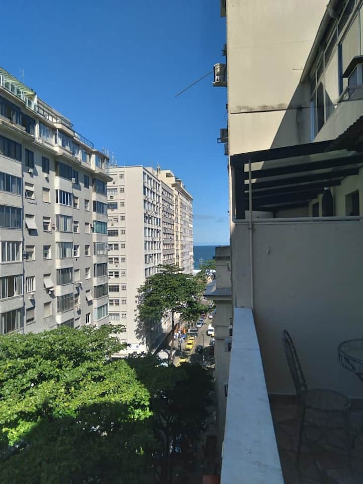 Apartamento Com Varanda Próximo Praia Copacabana - Rio de Janeiro