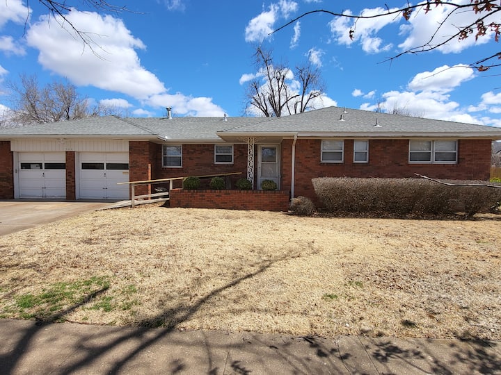 Boulevard House - Downtown Edmond - Edmond, OK