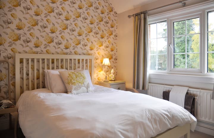 Superb Victorian Home Close To Nec - Solihull
