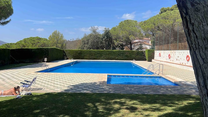Apartamento En Complejo Residencial Con Piscina - Palafrugell