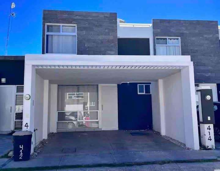 Casa Céntrica En Residencial A 10min De La Feria - Aguascalientes