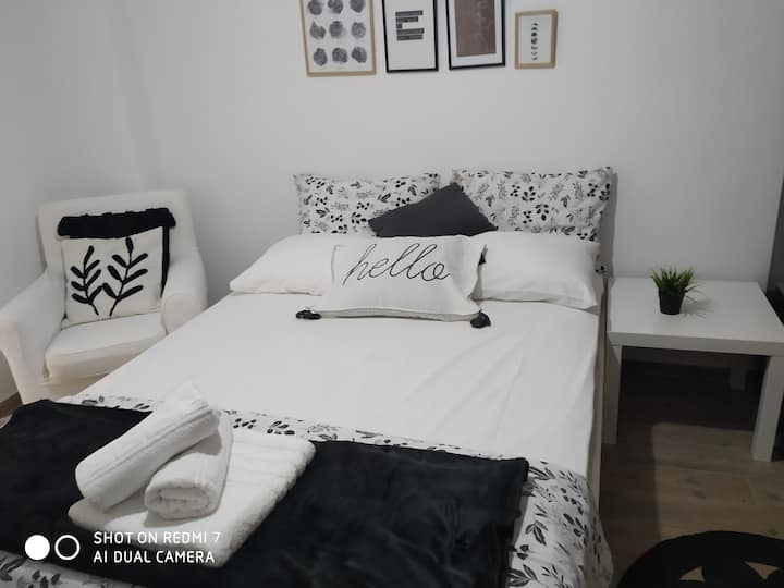Mina's Studio Center Town L -Νέα  Παραλία - Салоники