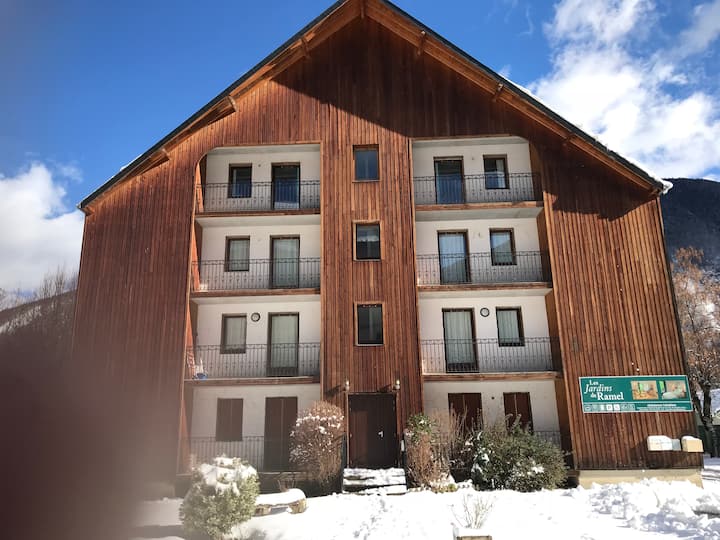 Loue T 2 Proche De Toutes Commoditées - Bagnères-de-Luchon