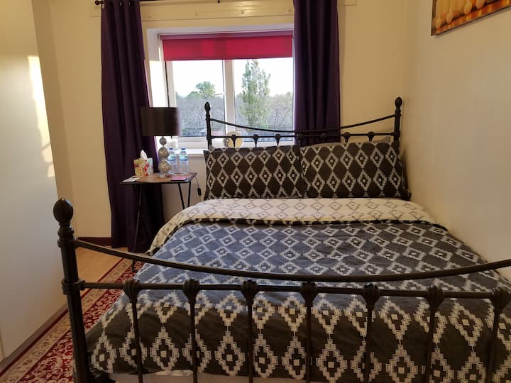 A Comfortable Double Room In Stoke Sub Hamdon. - Crewkerne