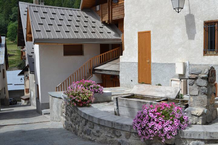 Appartement Dans Maison De Village à Chantemerle - Briançon