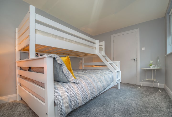 Over Massimo - Room 1 - Claregalway
