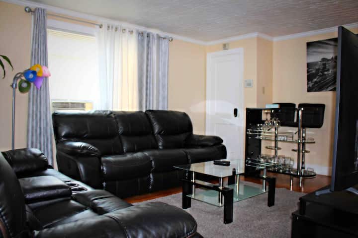 Entire 2br Apartment In A Nice Quiet Neighborhood! - Quincy, MA