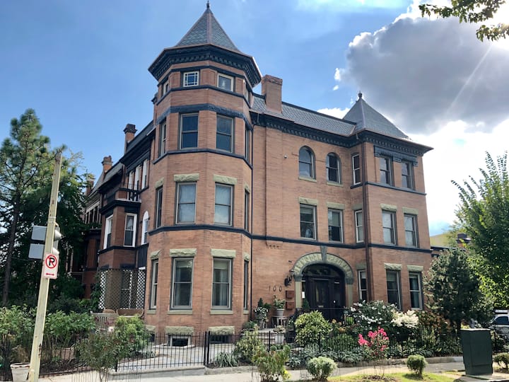 The Cottage At Bloomingdale Manse - Washington, DC