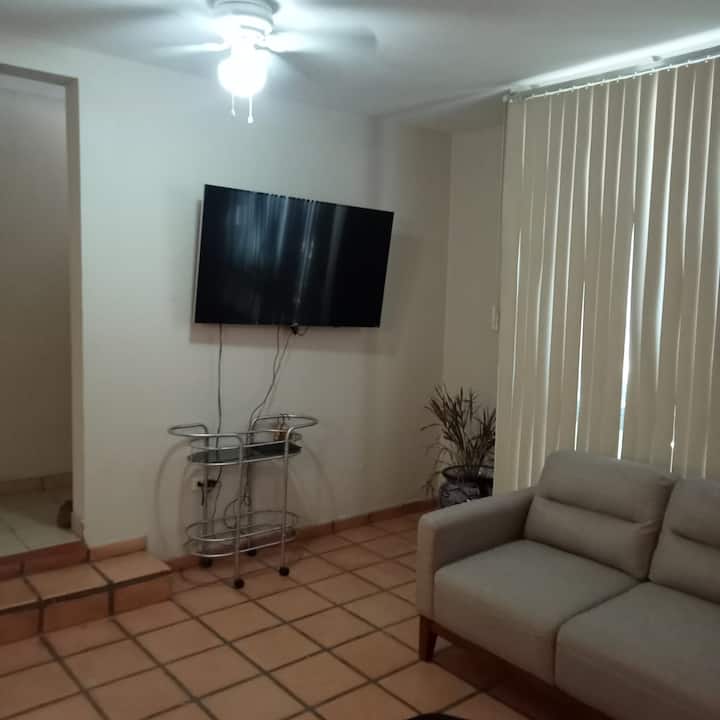 Casa Grande En Locación Central Cerca De La Playa - La Paz