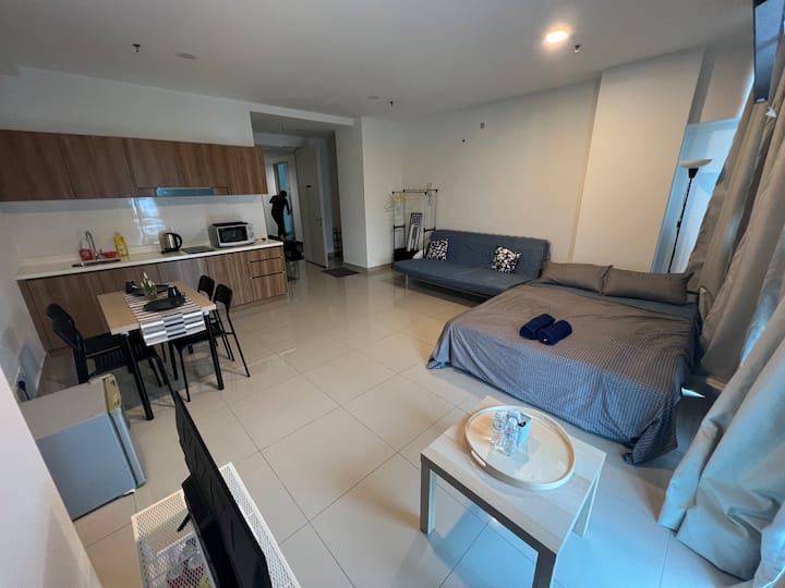 Entire Unit Pacific Towers PJ/Wifi/Pool/Netflix - Airbnb