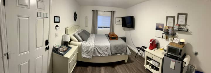 Room& Bath W/ Private Entrance; Great Location - Redding, CA