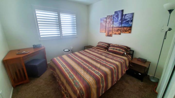 Stay With Macrey Room Q - Coachella, CA