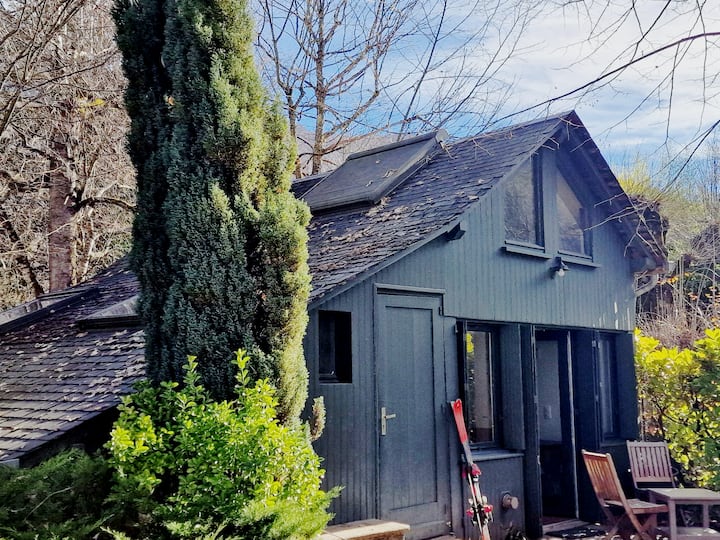 Un Chalet Dans Le Parc. - Les