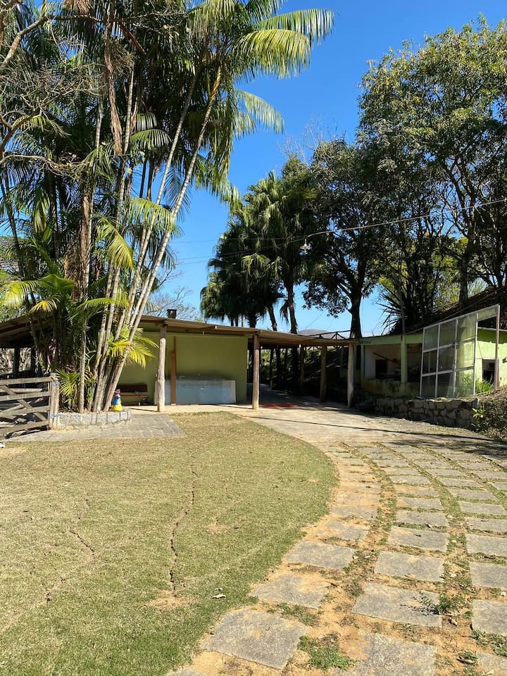 Sítio Do Bamboo
Local Com Muito Charme
Uma Vista Panorâmica Privilegiada, Lareira E Churrasqueira Interno. - Penedo