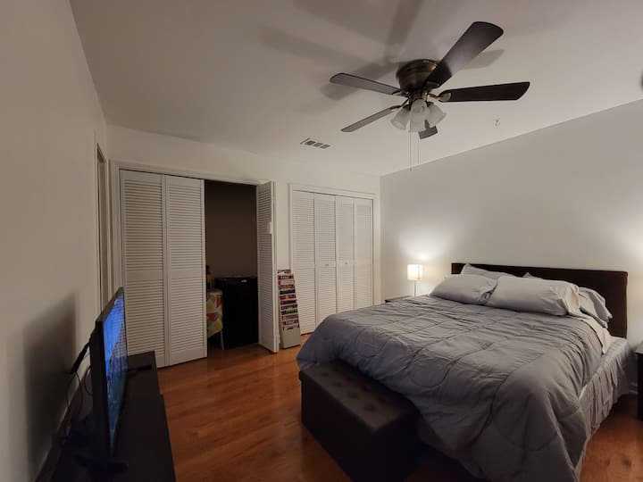 Stay At #Thetreehouse! Travel Workers Welcomed! - Baton Rouge, LA