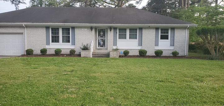 Your Home Away From Home And Near Va Beach - Chesapeake, VA