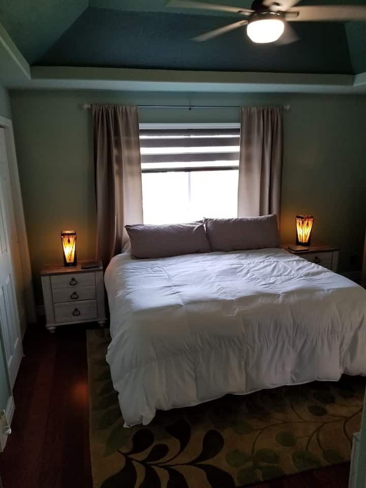 West Denver Location With King Bed & Private Bath - Lakewood, CO