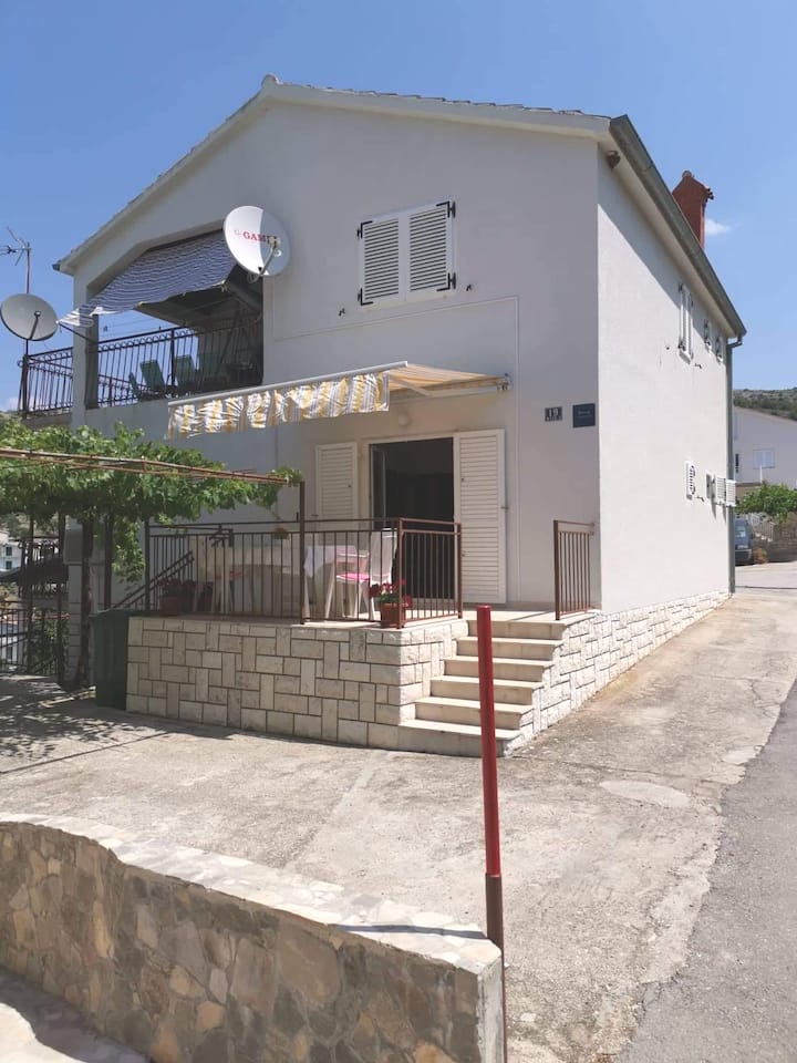 Apartman Površine 90m2 - Primošten