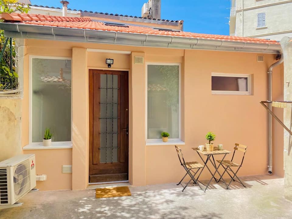 Toulon Vacation Rentals & Homes - Provence-Alpes-Côte d'Azur, France ...