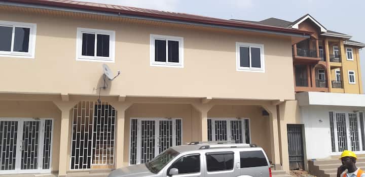 Clean And Cosy 2 Bedroom Apartment In Osu - Ghana