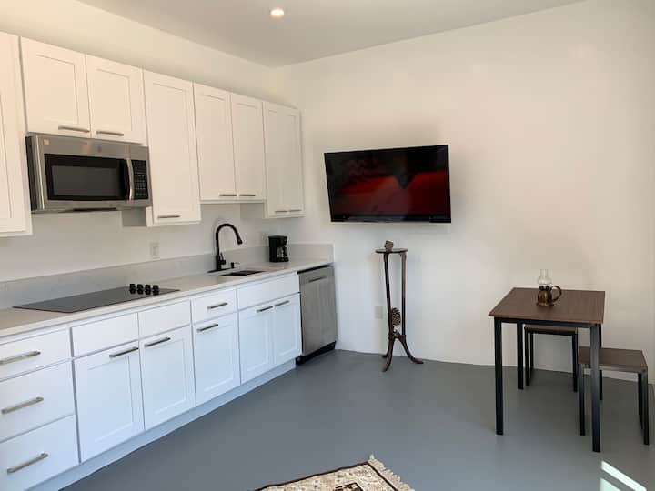 New 1bd Detached High-end House In Quiet Nature! - Pleasant Hill, CA