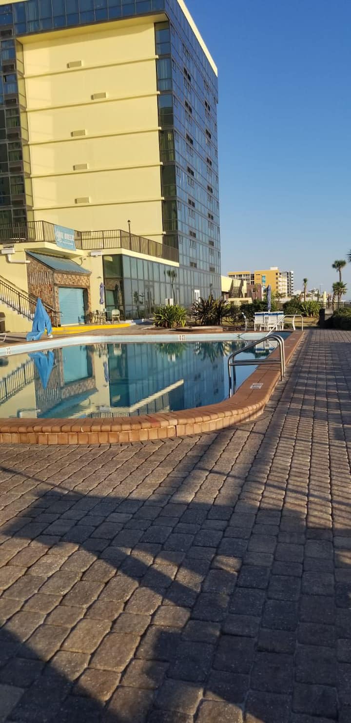 Beautiful Apartment Daytona Beach Shore - Daytona Beach, FL