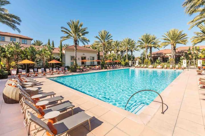 5 Stars/spectrum Center/两房两卫带泳池/豪华公寓/泳池/健身房 - Irvine, CA