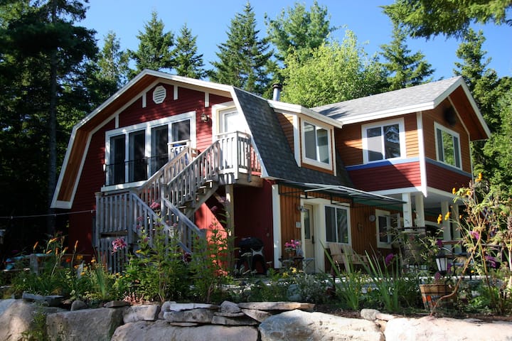 Acadia 3 Bedroom Secluded And Wooded, Yet In Town! - Bar Harbor, ME