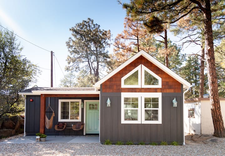 The Downtown Cactus Cottage In The Prescott Pines - Prescott, AZ