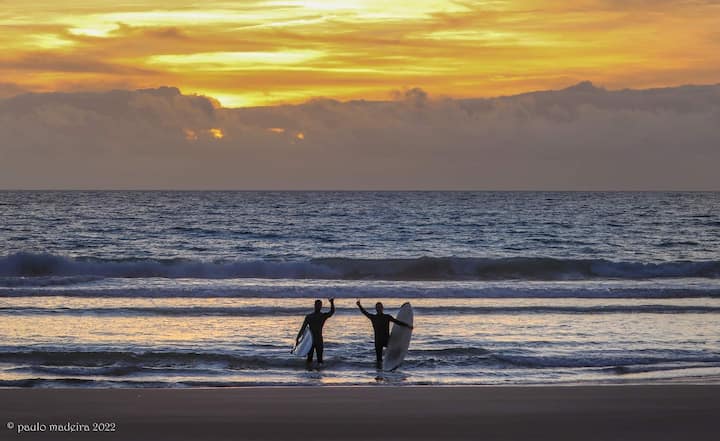 Abrigo De Jardim Adoravel  
A Poucos Metros Do Mar - Costa da Caparica