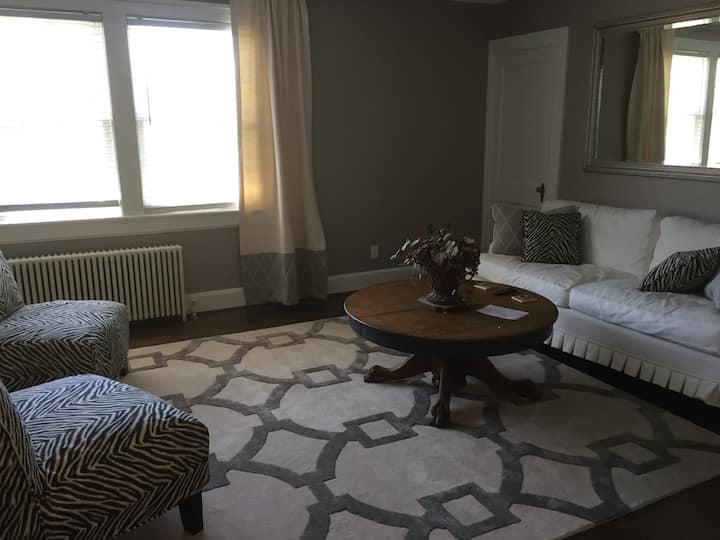 Pet Friendly Upscale Elegance - Roanoke, VA