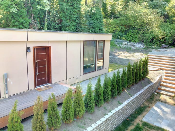 Modern, Light-filled Suite Close To Downtown - Seattle, WA